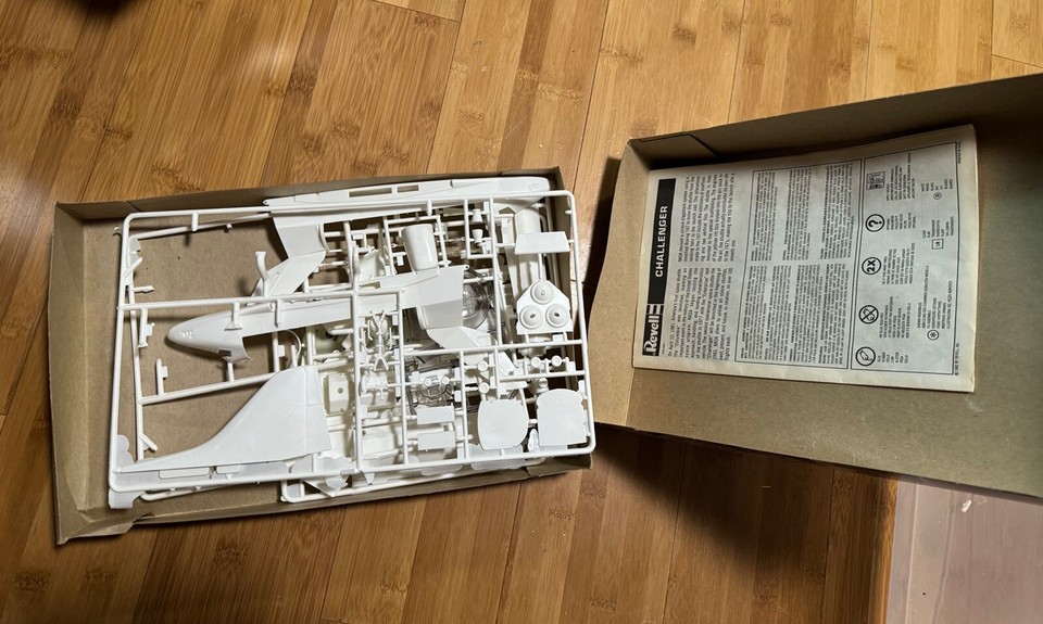 Space Shuttle Challenger Model Revell 1/144 Scale Model Kit NASA ...