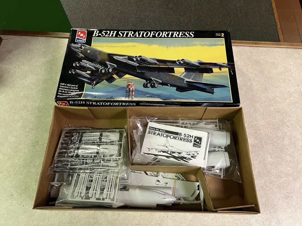 BIG Model Kit UNUSED - AMT ERTL B-52H Stratofortress 1/72 Scale 8623 | eBay