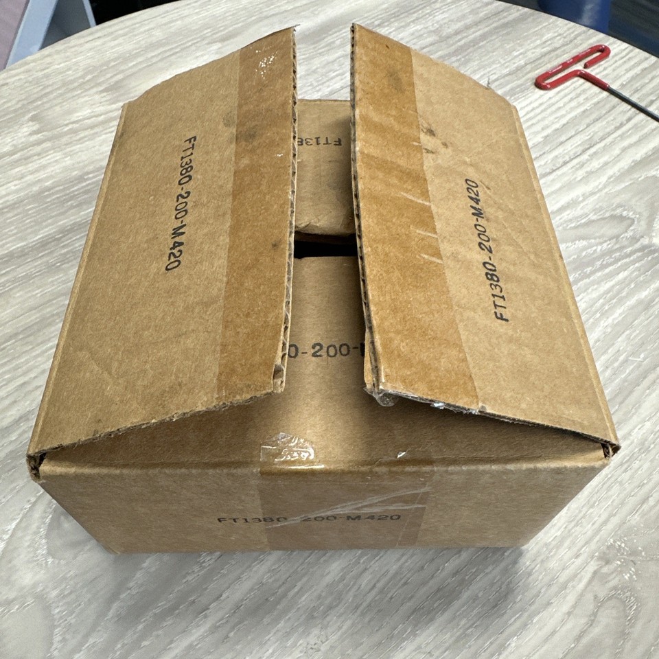 NEW Eaton FT1380-200-M420 Hydraulic Hose Fitting Crimper Die Cage ...