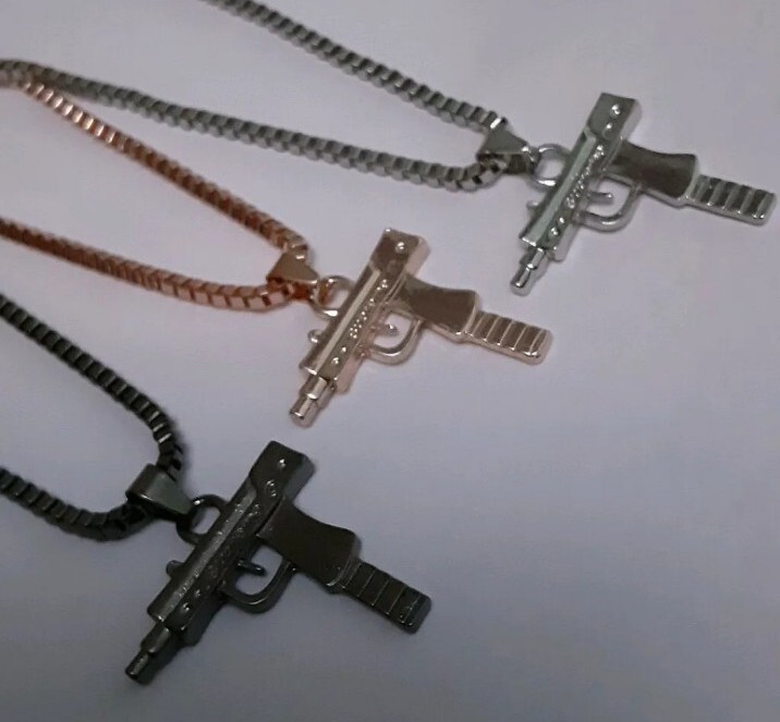gun necklace SUPREME UZI MACHINE GUN NECKLACE PISTOL PENDENT gun necklace SUPREME UZI MACHINE GUN NECKLACE PISTOL PENDENT