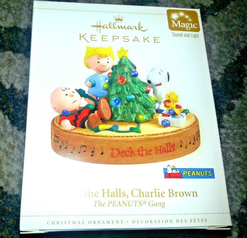 HALLMARK Keepsake 2006 DECK THE HALLS CHARLIE BROWN Peanuts SNOOPY ...