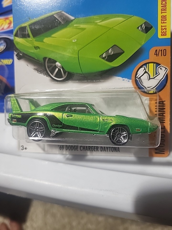 HOT WHEELS '69 DODGE CHARGER DAYTONA MUSCLE MANIA 2015 124/250 | eBay