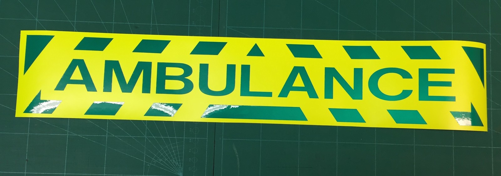 REFLECTIVE HI VIZ AMBULANCE STICKER / MAGNETIC SIGN CHEVRONS FIRST AID ...