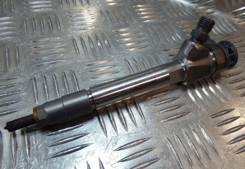 Alfa Romeo Stelvio Q4 2,2 JTD Injektor Düse Einspritzdüse _ 0445110674 ...