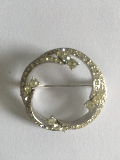 Vintage Signed CINER Rhinestone Wreath Brooch Pin - 1… - Gem