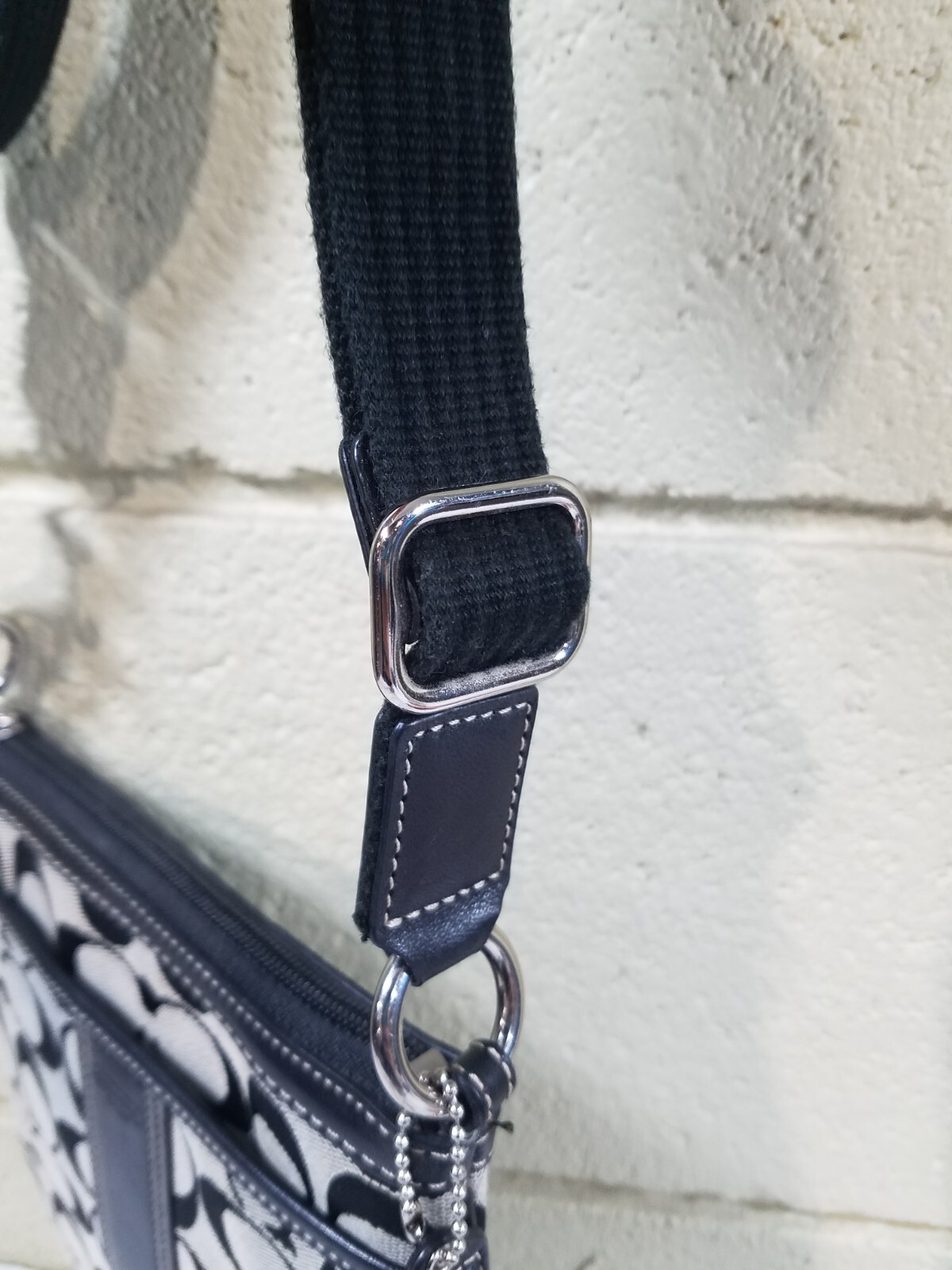 Authenticated Coach Kitt Black Signature Canvas Messe… - Gem