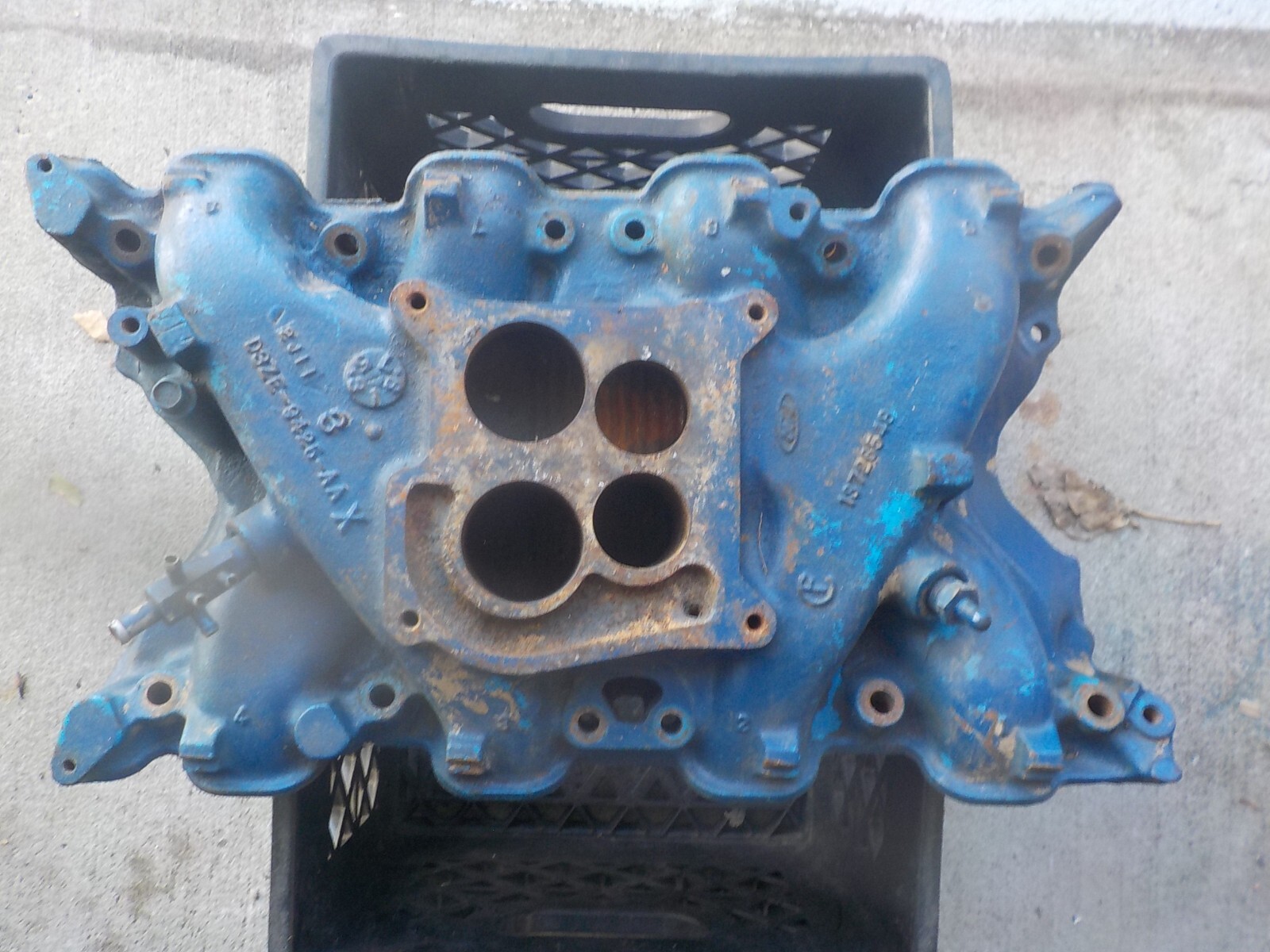 Ford CJ Mustang 351C 4V 4 Barrel Intake Manifold Cast Iron D3ZE 9425-AA ...