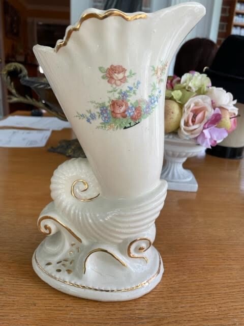 VINTAGE 50'S USA HULL POTTERY HORN OF PLENTY VASE 35-A Beige , Flowers ...