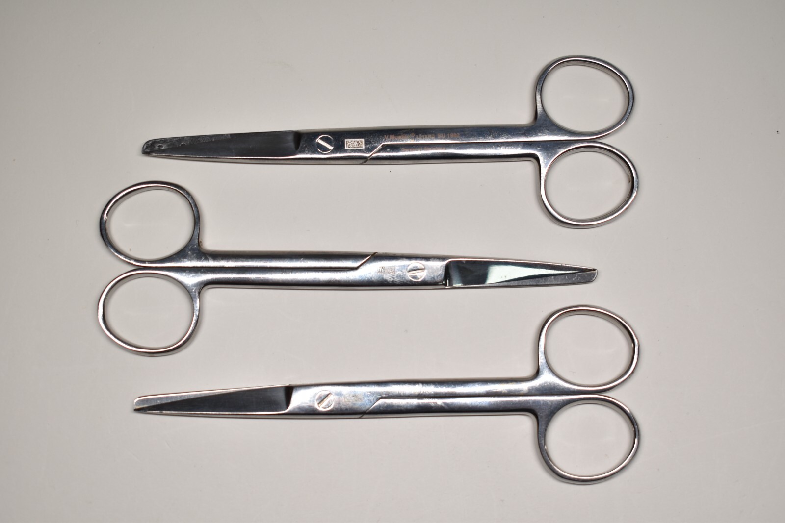 V.Mueller Suture Scissors SU1992, Straight. Sharp/blunt, 5-3/4in - LOT ...