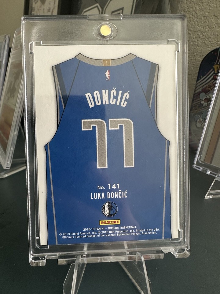 2018-19 Panini Threads - Rookies Icon Jersey Dazzle #141 Luka Dončić ...