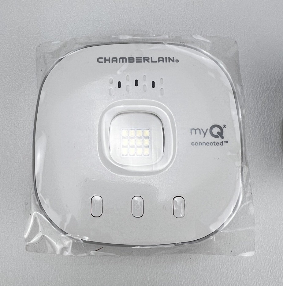 MyQ Chamberlain MyQ G0401 Wireless Smart Garage Hub Controller, White ...