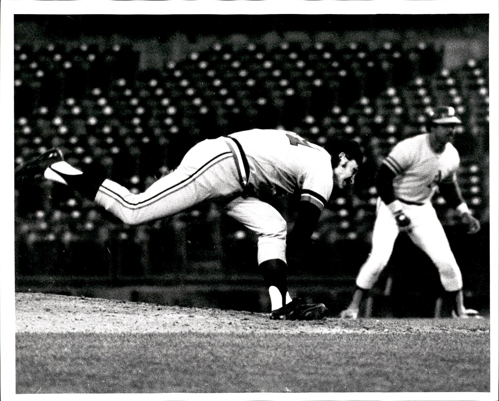 LG36 1975 Original Russ Reed Photo JOE DECKER MINNESOTA TWINS PITCHER ...