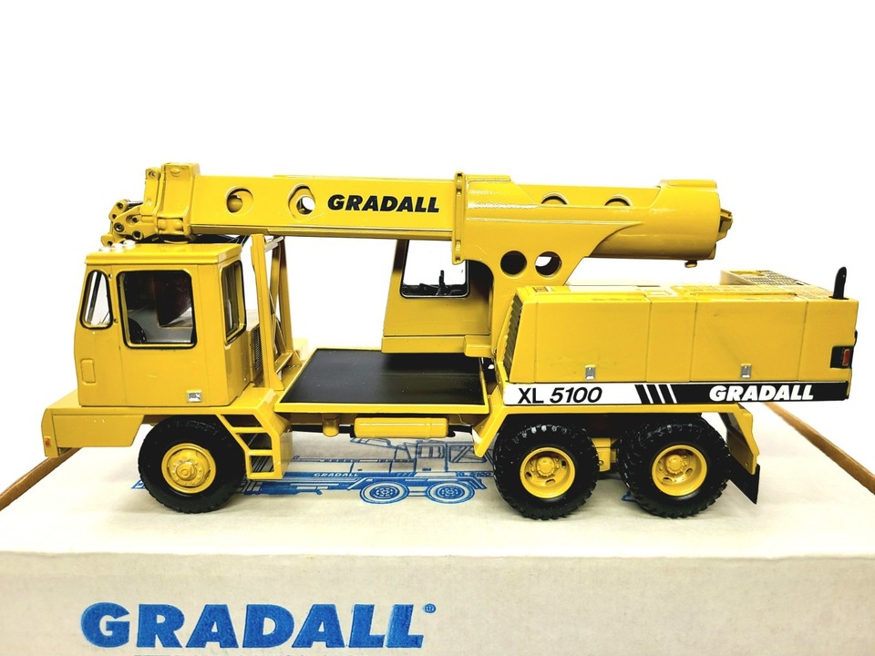 Gradall XL5100 Truck-Mounted Excavator - Hiram Smith 1:50 Scale Diecast ...