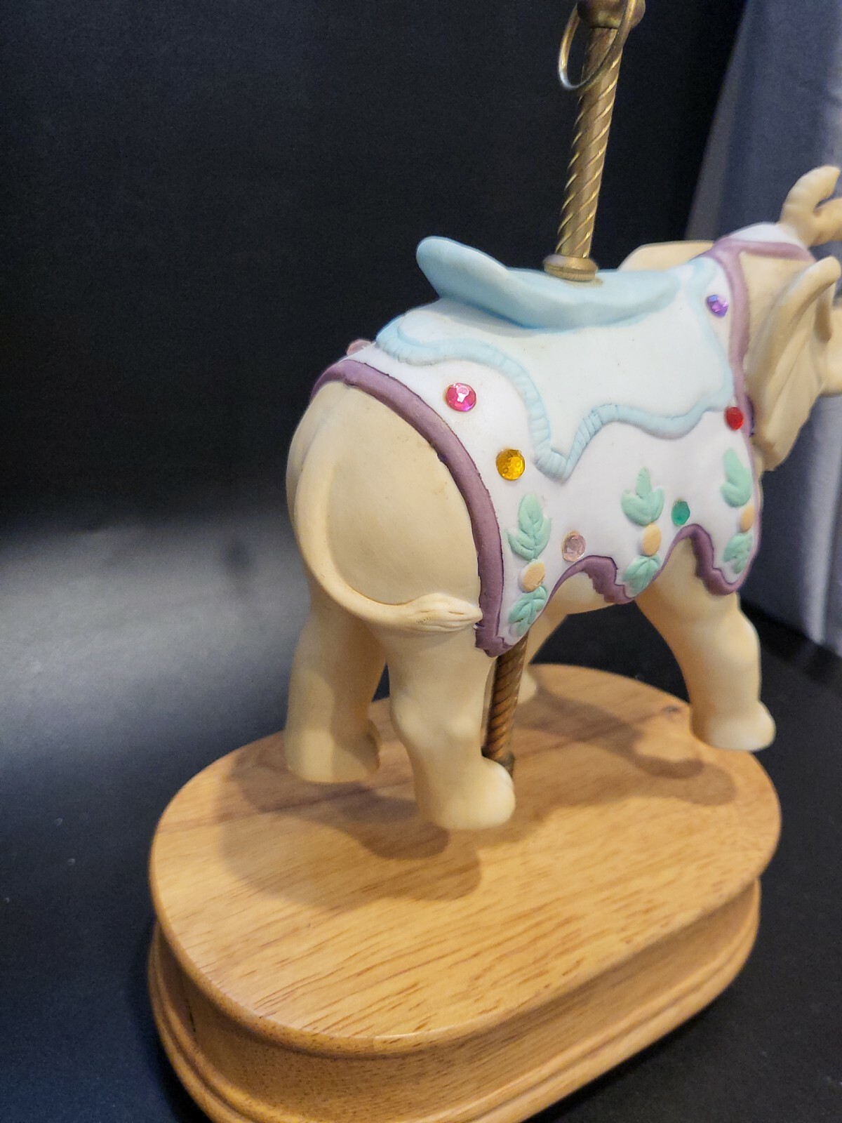 ELEPHANT CAROUSEL MUSIC BOX WITH GEMSTONES WIND UP COLLECTIBLE WORKS | eBay
