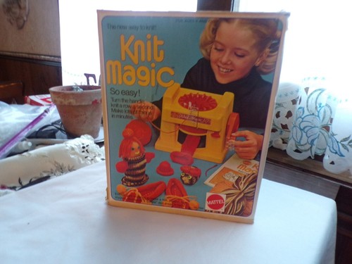 Vintage 1974 Mattel Knit Magic Machine, Instruction Book, Yarn, Box ...