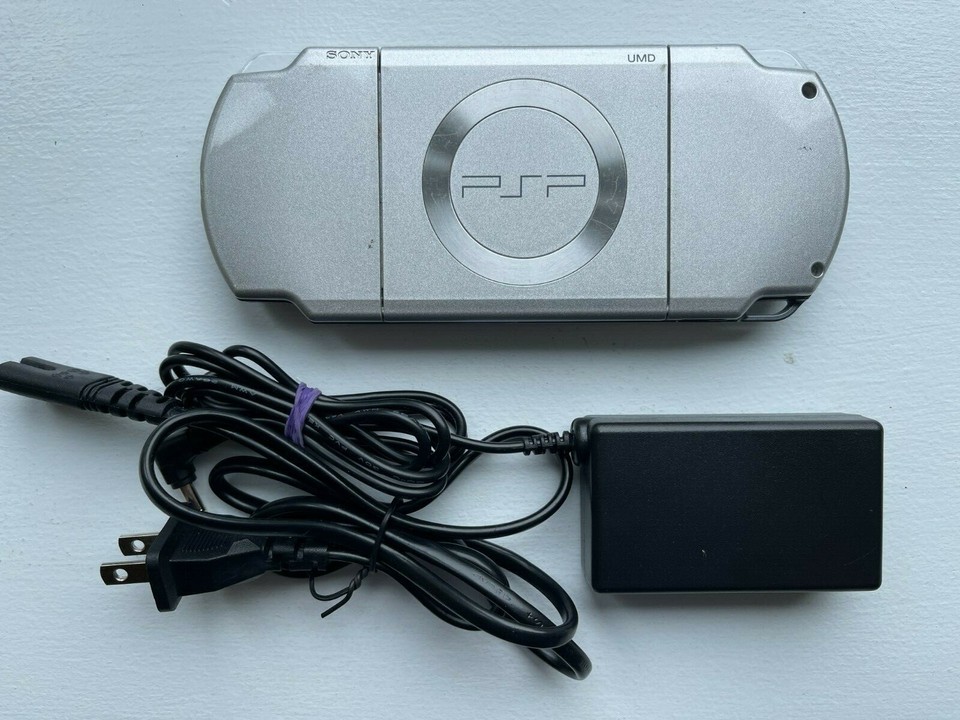 PSP 2000 Console - Ice Silver - Good Condition -+ 1GB Sony Card ...