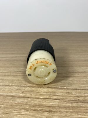 Plugs - Twist-Lock Female