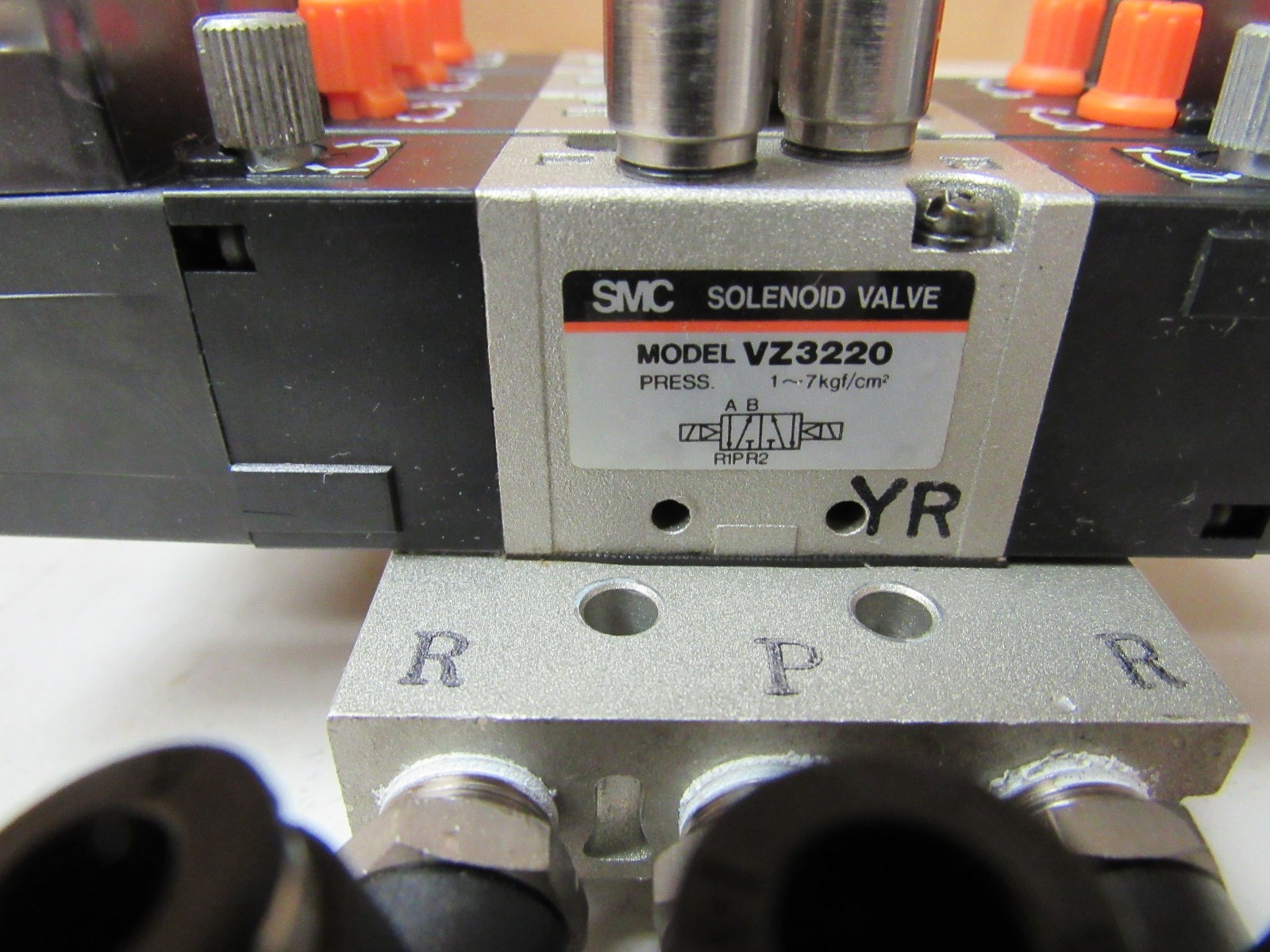 SMC Solenoid Valve Manifold w. (3)NVZ3120-5LOZC & (1)VZ3220 24VDC COIL ...