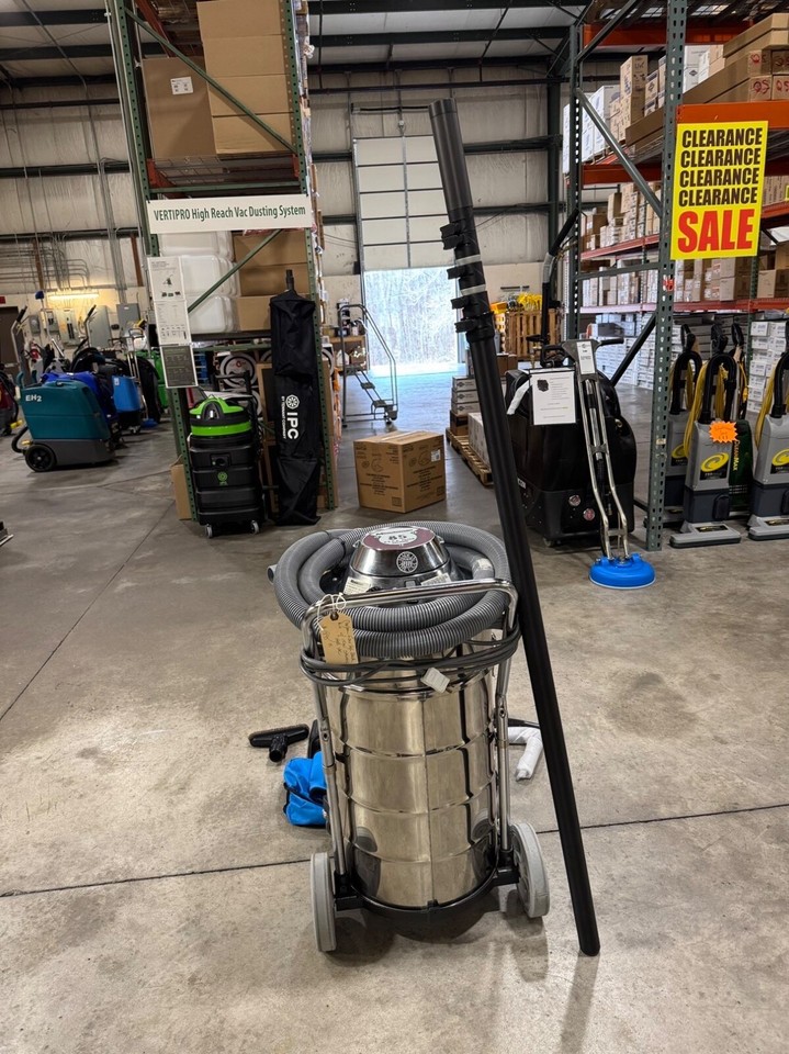 Sky Vac High Reach Kit (30ft) with Minutman Hospital Wet/Dry Vac ...