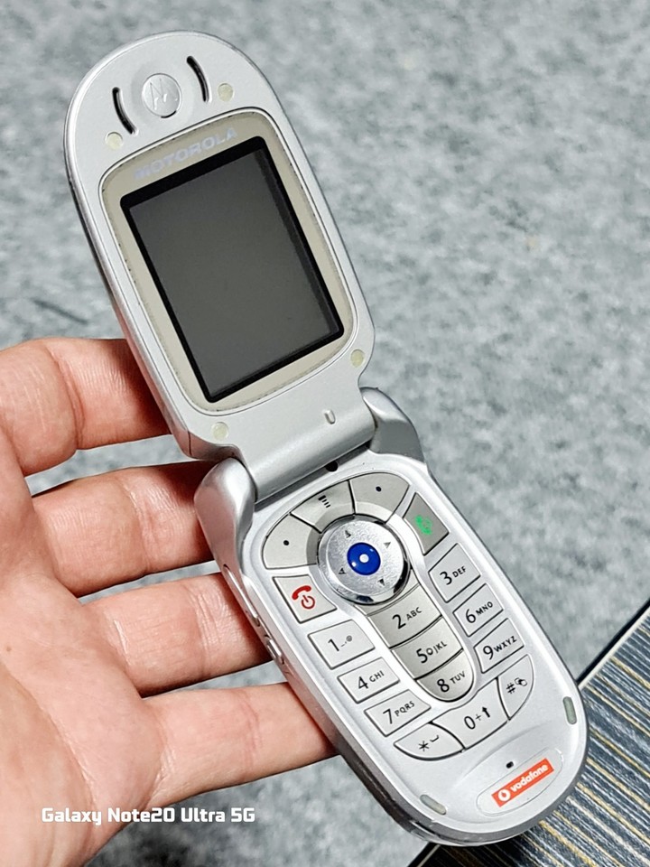 Motorola V550 Classic (Vodafone) Flip Mobile Phone Excellent Working ...