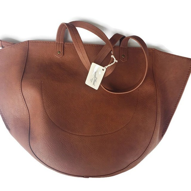 Half Moon Tote Handbag Universal Thread Goods Co Cognac Everyday Bag ...