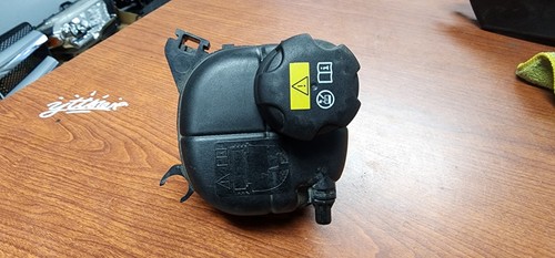 16 17 18 19 20 BMW 740I INTERCOOLER COOLANT RESERVOIR TANK 17139485733 ...