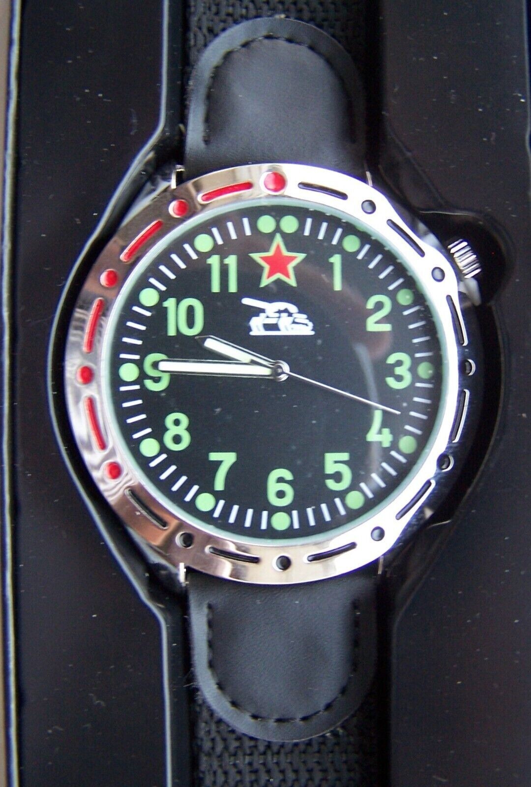 EAGLEMOSS RUSSIAN TANK WRIST WATCH STAINLESS STEEL CASE LUMINOUS BNIB ...