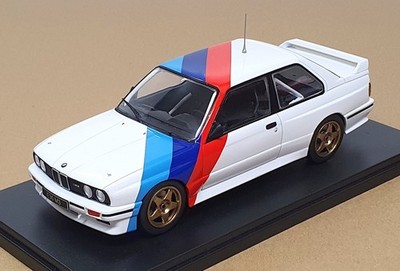 Whitebox 1/24 Scale WB124244 - 1989 BMW M3 (E30) White/Blue/Red | eBay