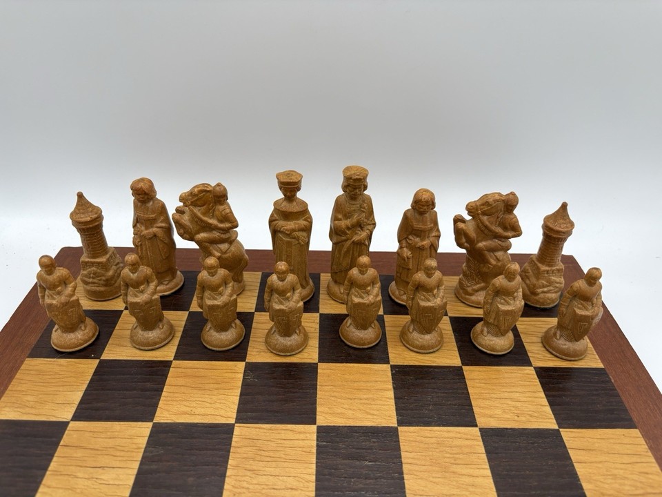 Vtg E.S. LOWE RENAISSANCE CHESSMEN Set Bakelite Plastic Chess Pieces ...