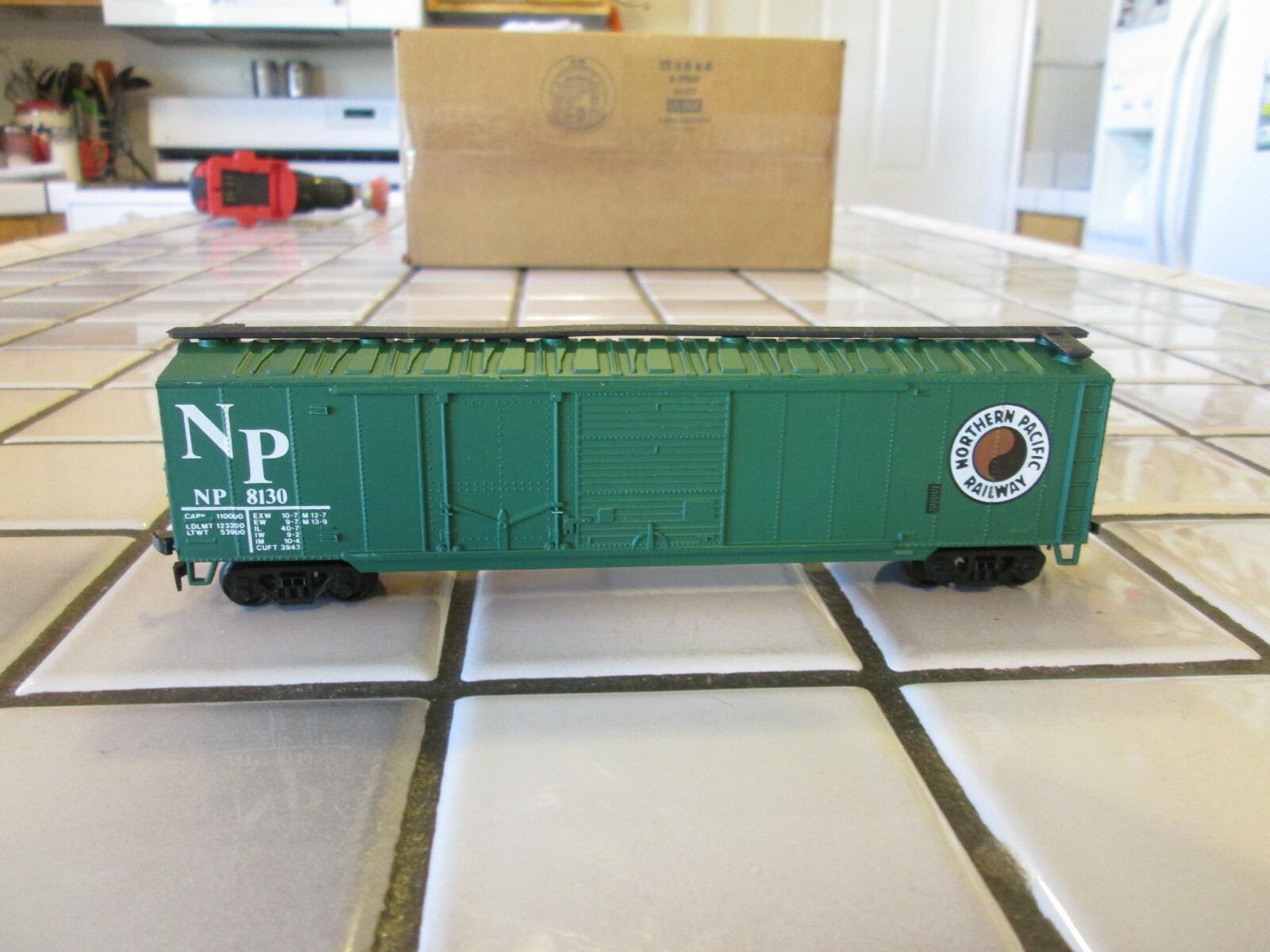 AHM NORTHERN PACIFIC box car HO scale | eBay