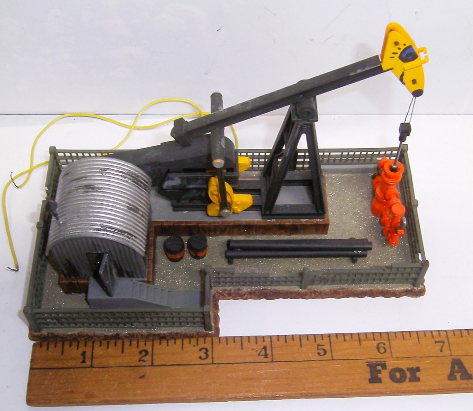 HO Scale Faller Electric Working Oil Derrick Model Built Selling Many ...