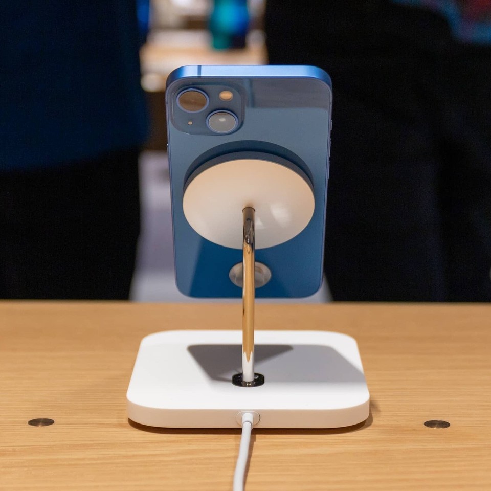 Genuine Apple iPhone MagSafe Retail Store Demo Display Stand | eBay