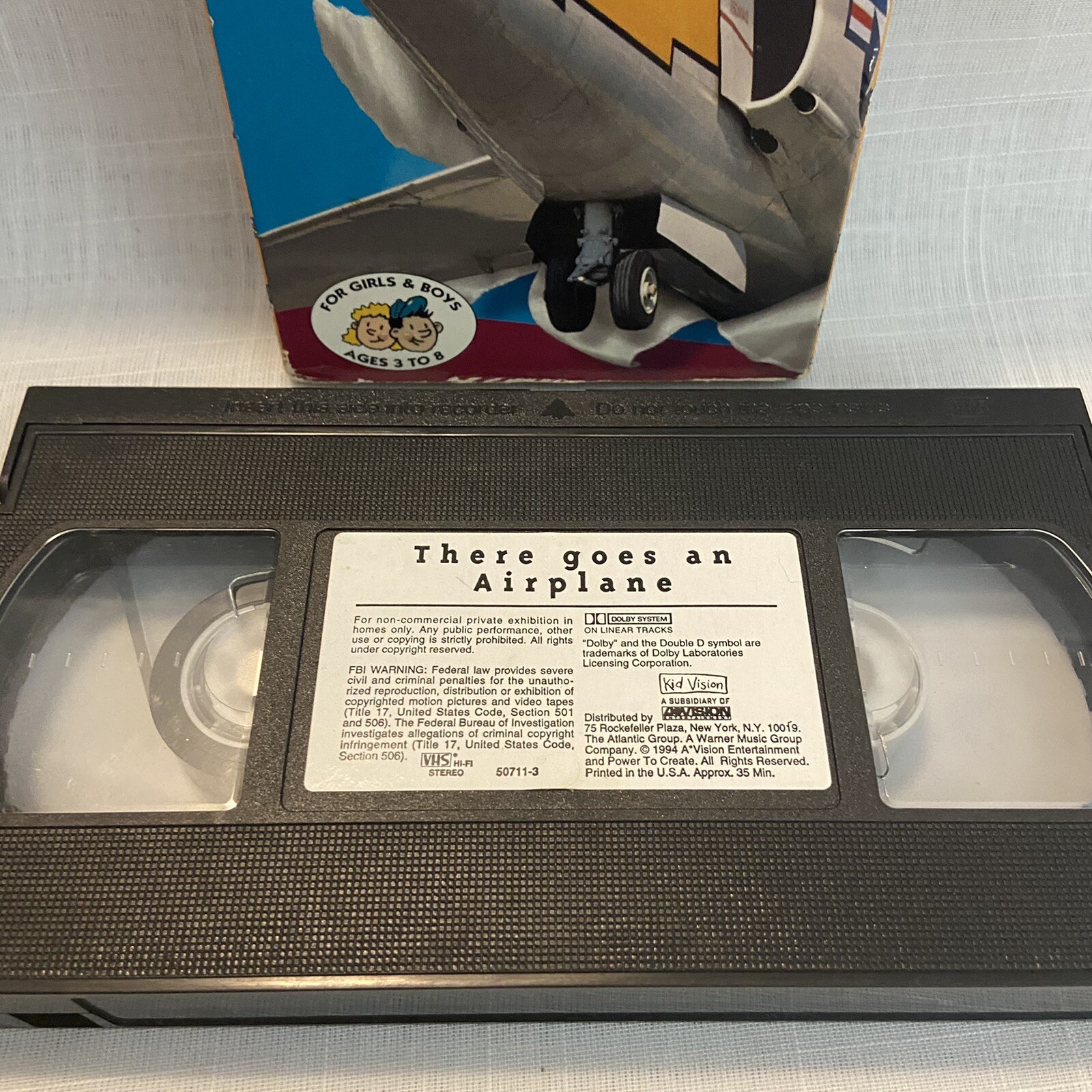 There Goes an Airplane (VHS, 1994) Kid Vision Pilot Dave 85365071131| eBay