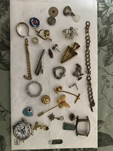 Mixed Jewelry Lot Of 27 Pins Charms Parts Broken #1 | eBay