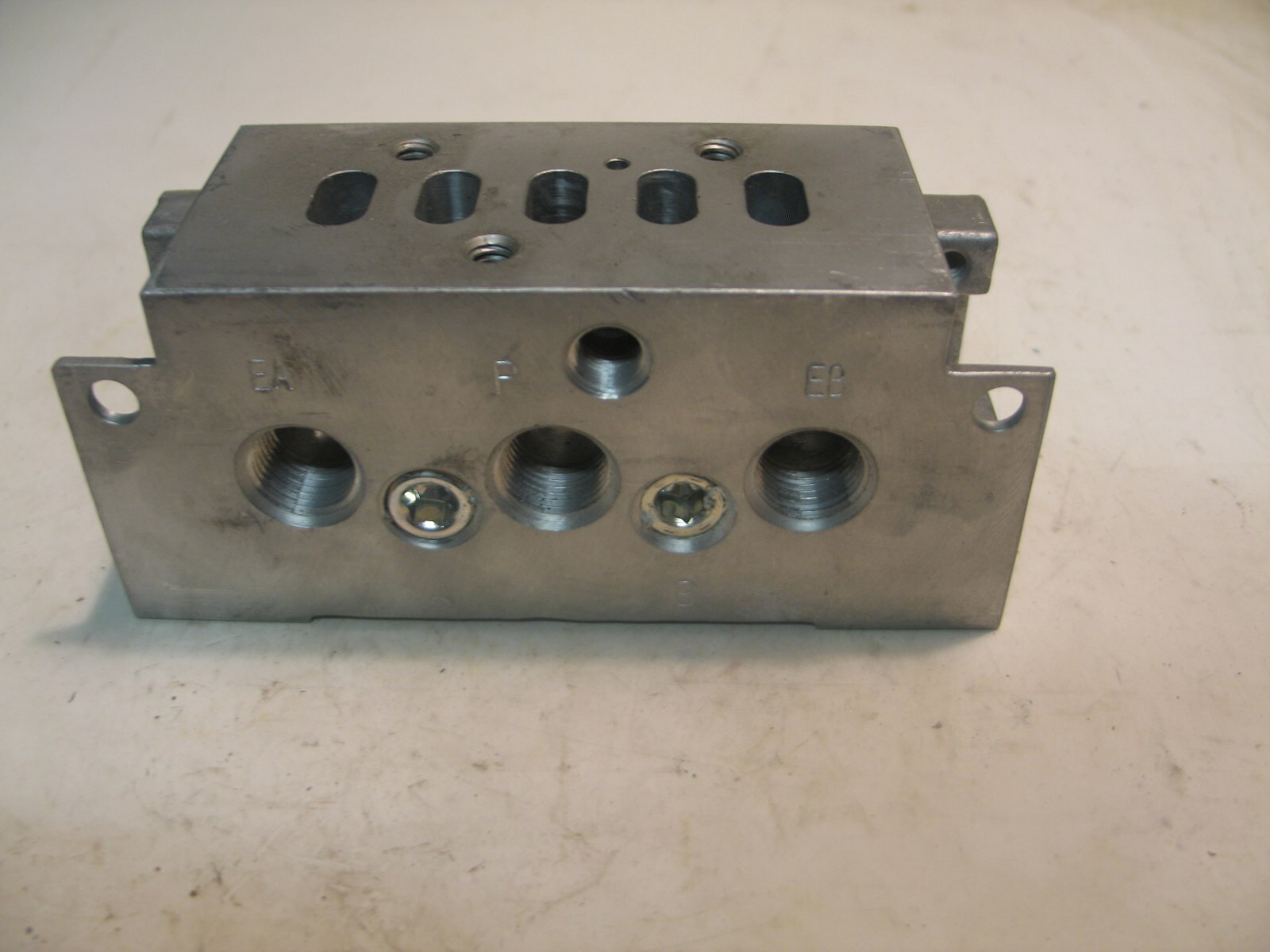 NEW AUTOMATIC VALVE A6250-025 SUB-BASE TYPE 413 A04 VALVE 3/8 NPT P4445 ...