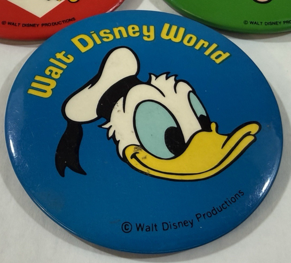 3 Vintage Walt Disney World Buttons Goofy Minnie Mickey Mouse Donald ...