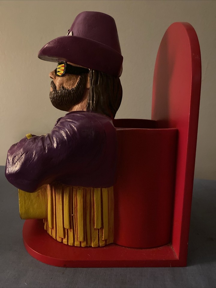 MACHO MAN RANDY SAVAGE Slim Jim Display 2020 & 2005 UNDERTAKER FIGURE ...