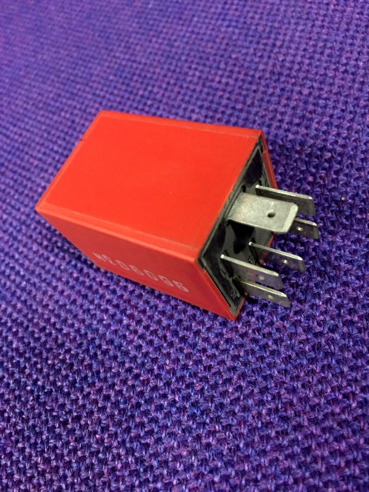 487-FORD RED WINDSCREEN WIPER RELAY (92 GG 17C499 AB) NEW UNITS | eBay