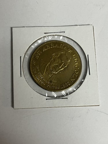 Abraham Lincoln Commemorative Gold Tone Coin 1861-1965 Diameter 1.25 ...