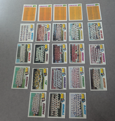 Sharp Misc Lot (23) 1977 Topps Baseball Cards-EX/EX+ (Unmarked Team ...