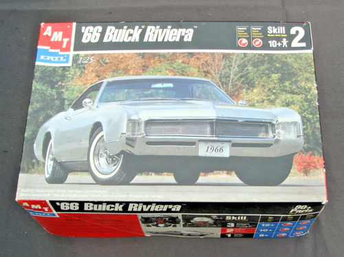 AMT Ertl - 2000 - 1/25 - 1966 '66 Buick Riviera - #30083 - New in open ...