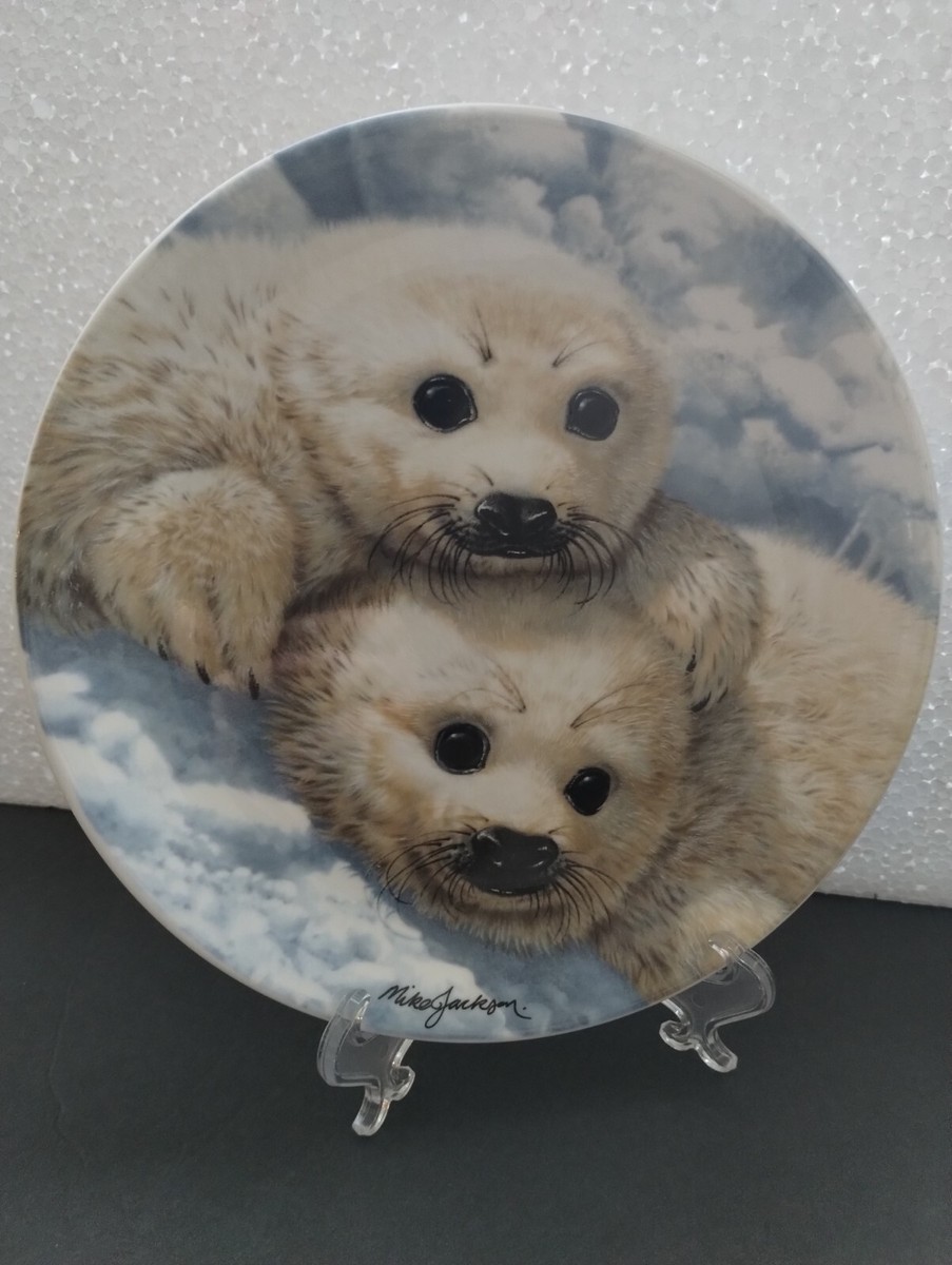 Baby Seal Harp Snow Globe