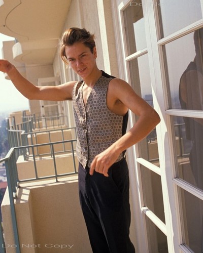 8x10 River Phoenix PHOTO photograph picture print hot cute 1980s 80s | eBay