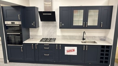 Ex Display Navy Shaker Kitchen W/ Bosch Appliances & Minerva Worktop ...