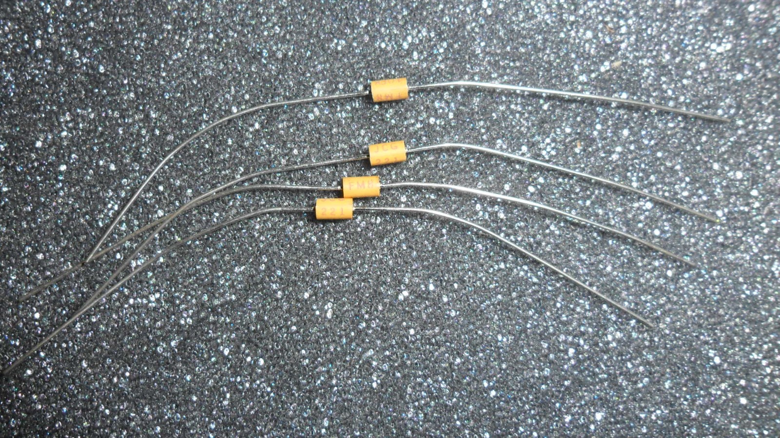 220 pf 100V COG 1% AXIAL CAPACITOR KEMET CCR75CG221FM (LOT OF 4) | eBay