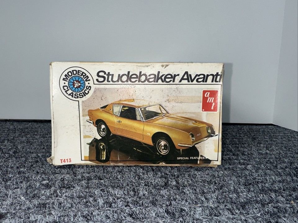 AMT model car kit 1:25 Studebaker Avanti T413 New in factory sealed bag ...