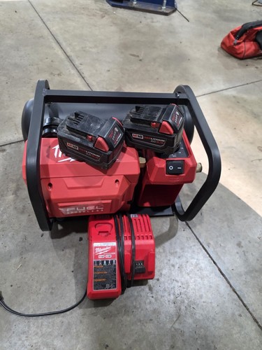Milwaukee M18 FUEL 2 Gallon Compressor w/ two 5aH Battery Model# 2840 ...
