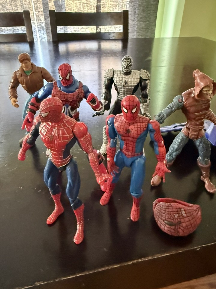 Huge Lot Of Marvel Action Figures W/ Battle Ravaged Spider-Man Lots ...