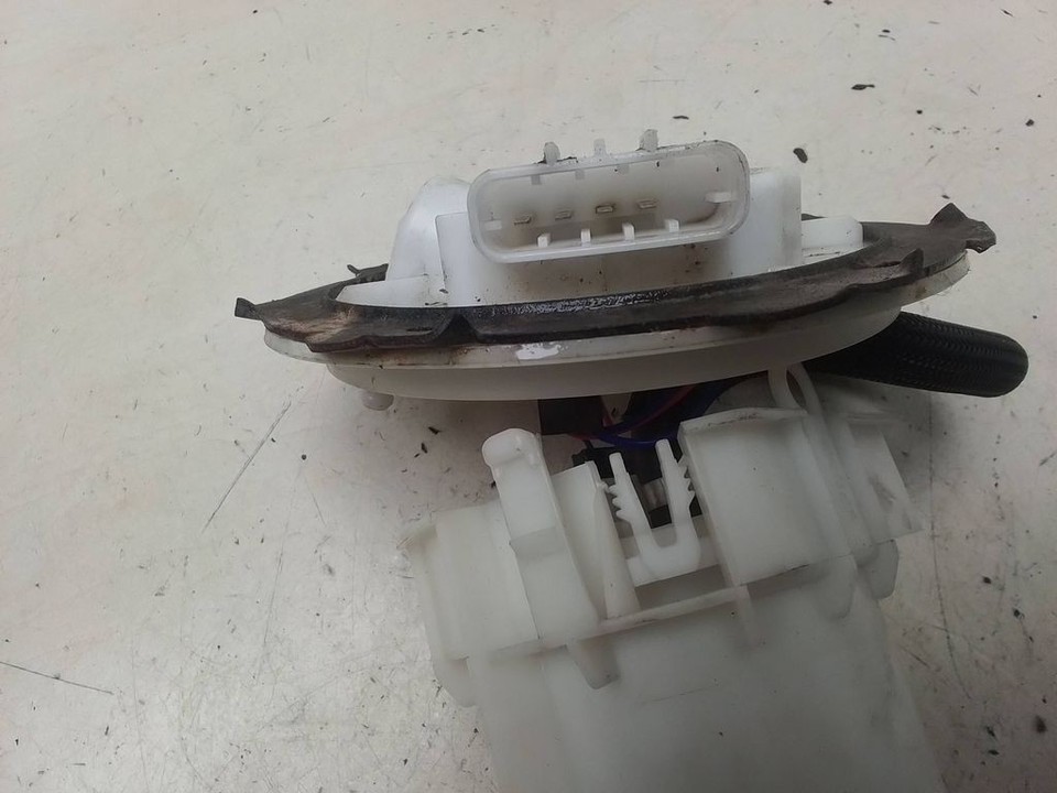 Opel Vectra C 2006 Diesel in tank fuel pump level sender 81189631 ...