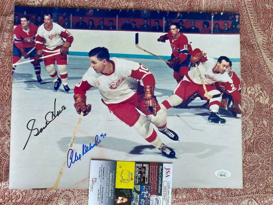 Gordie Howe | Autographed Hockey Memorabilia & NHL Merchandise